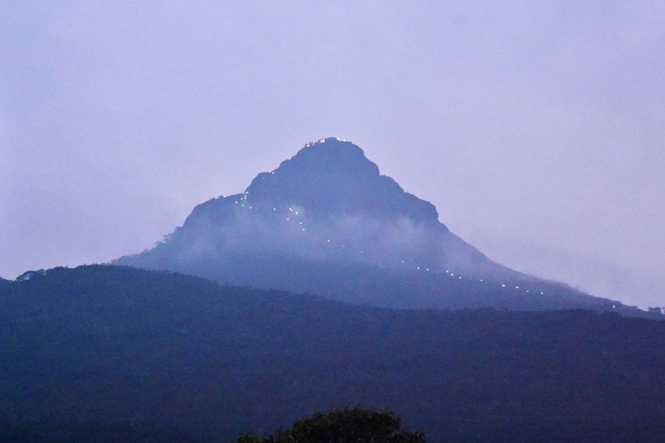Sri Pada (Adam's Peak) - Lovidhu